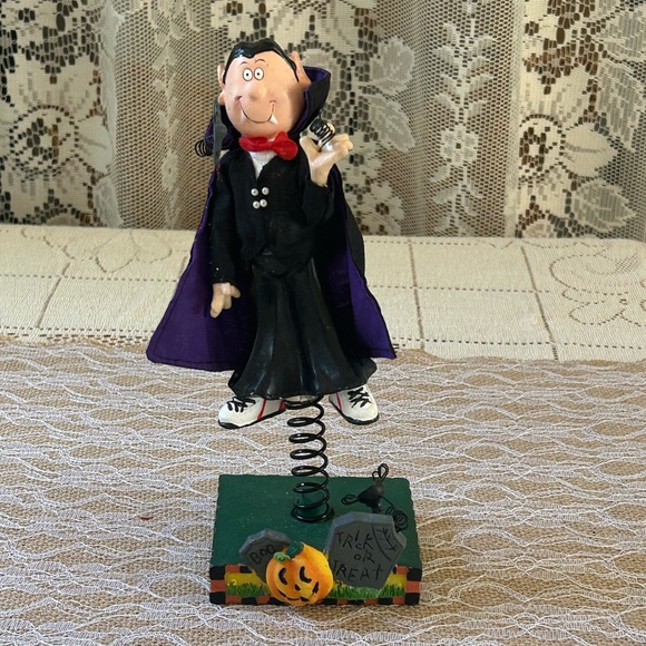 Avon | Holiday | Vintage Avon 202 Dracula On Spring Halloween Fall ...